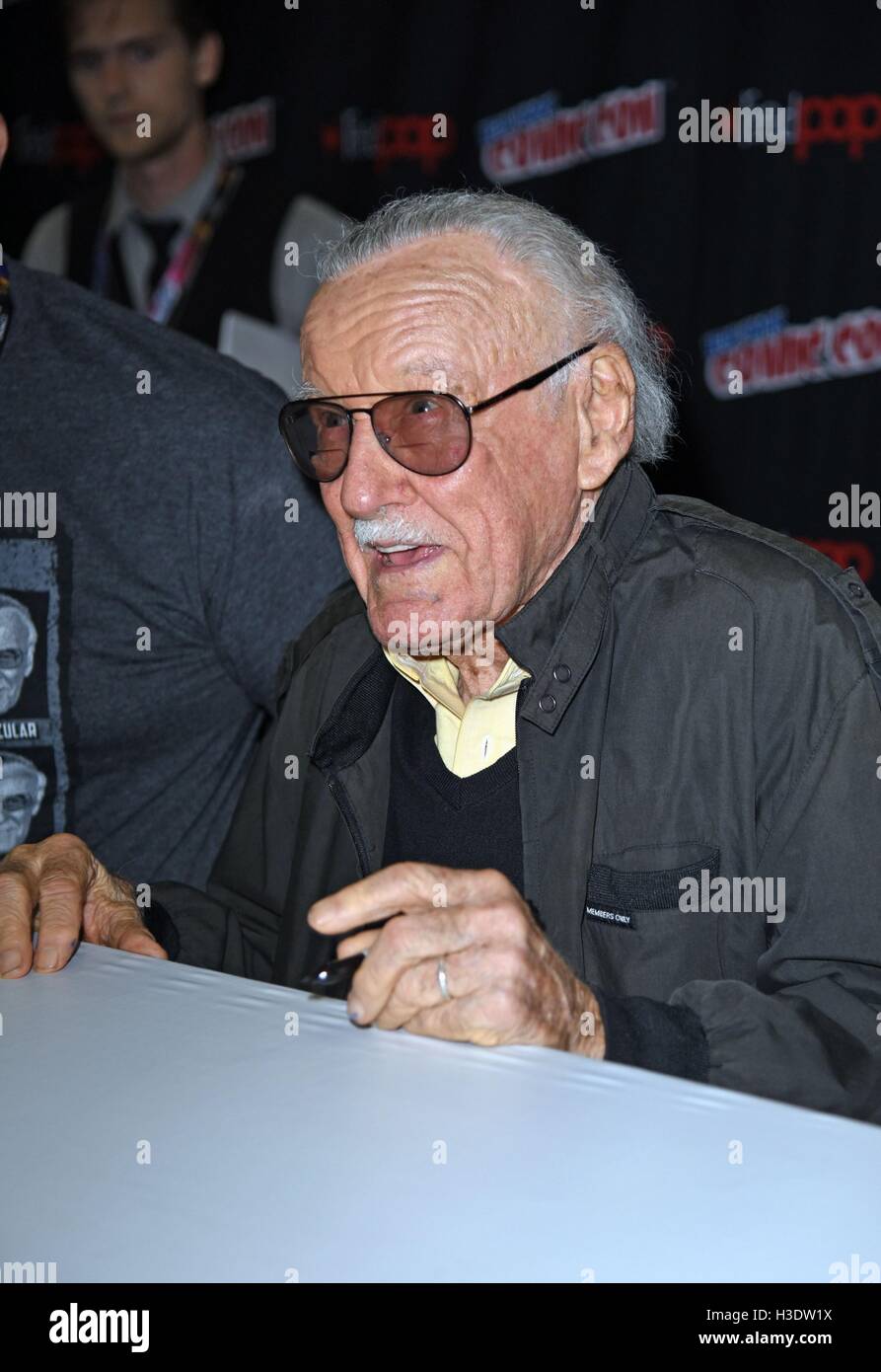 New York, NY, USA. 6th Oct, 2016. Stan Lee at Jacob Javitz Center in ...