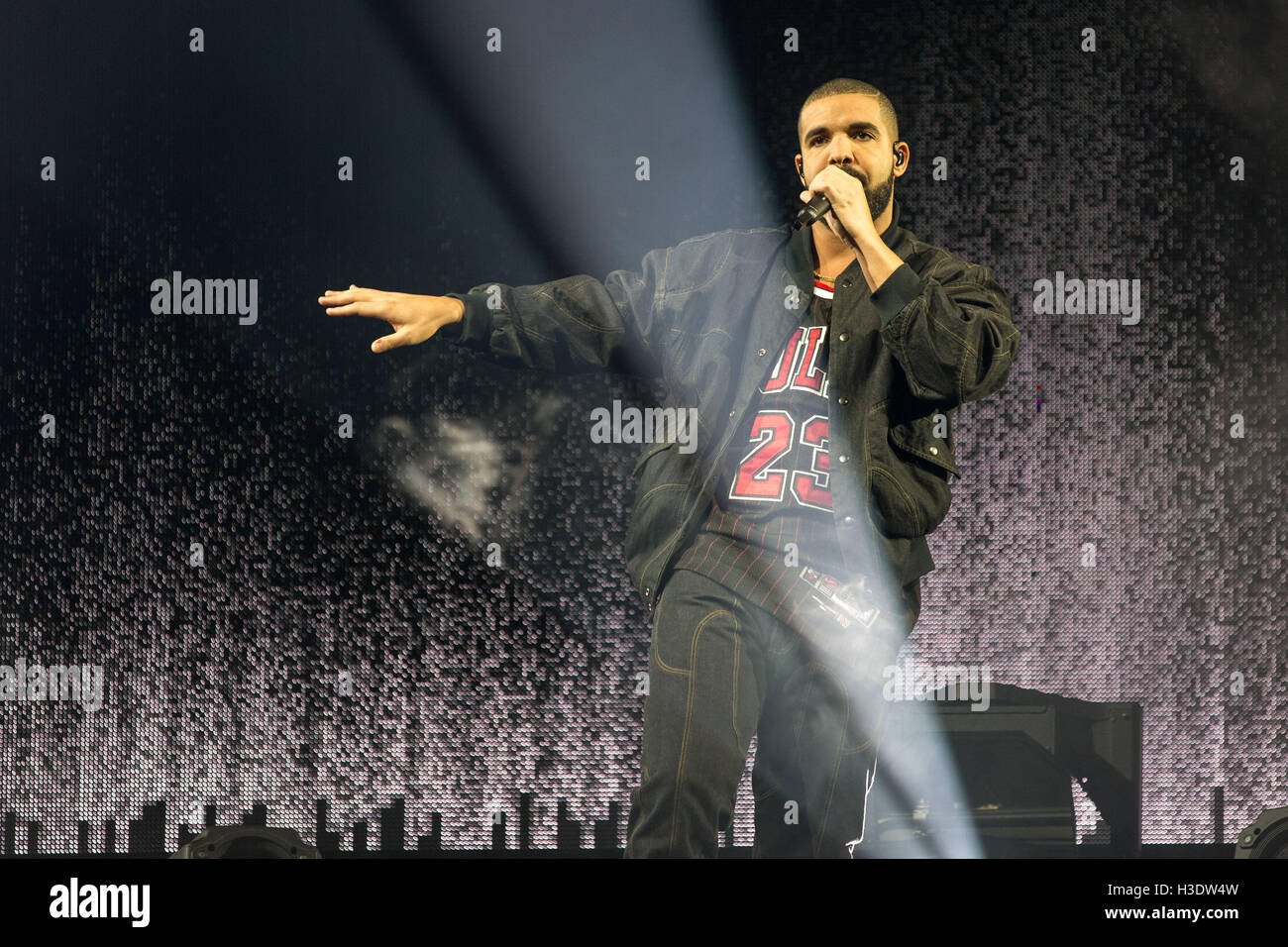 Chicago, Illinois, USA. 5th Oct, 2016. DRAKE (AUBREY DRAKE GRAHAM ...