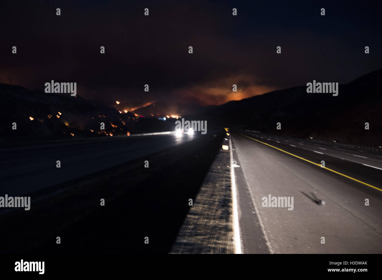 Phelan, CA, USA. 16th Aug, 2016. The Blue Cut Fire burns the evening of ...