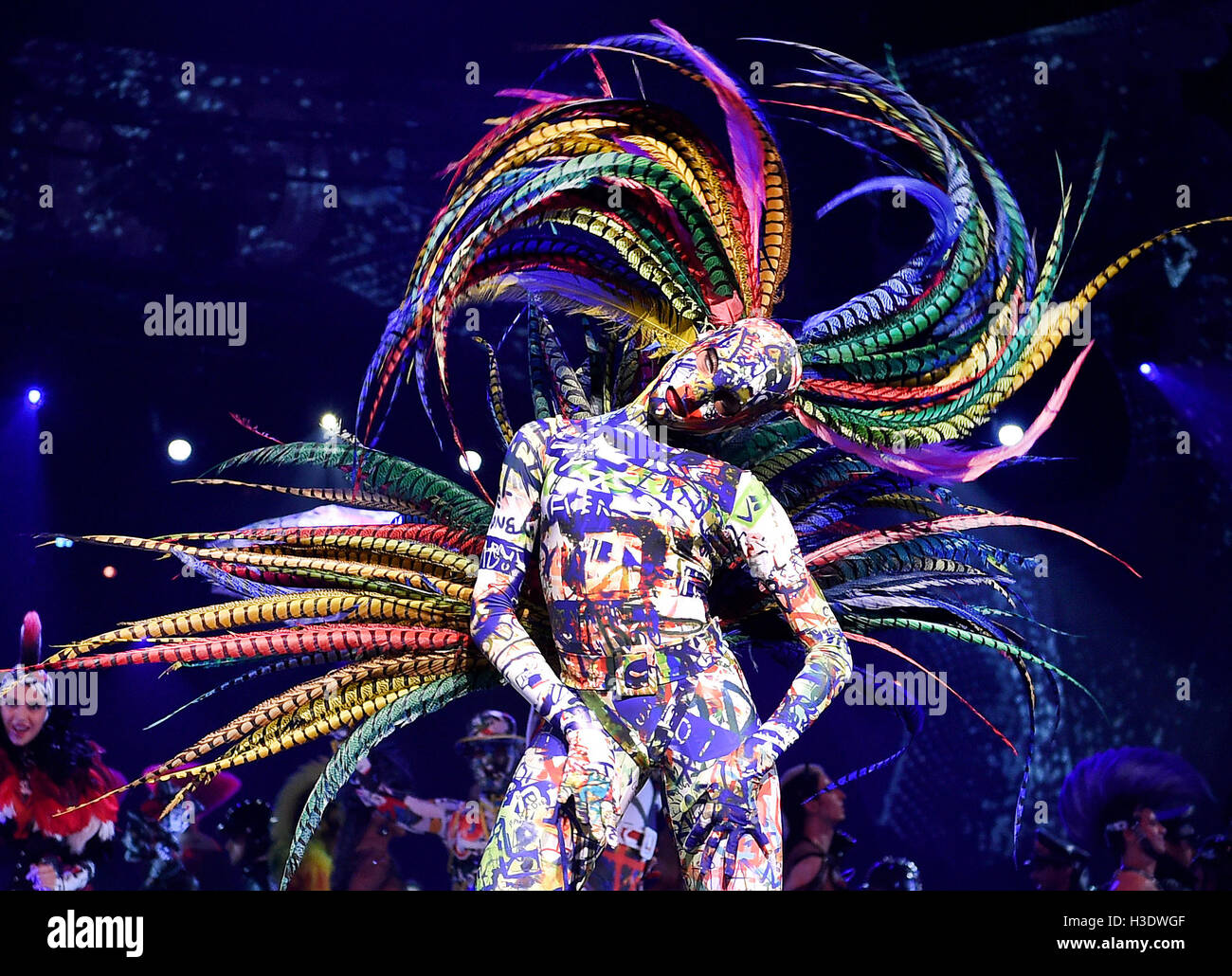 Berlin, Germany. 28th Sep, 2016. Dancers on stage during the photocall ...