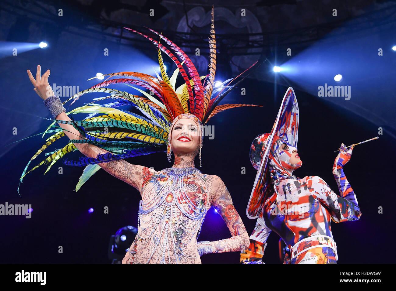 Berlin, Germany. 28th Sep, 2016. Dancers on stage during the photocall ...
