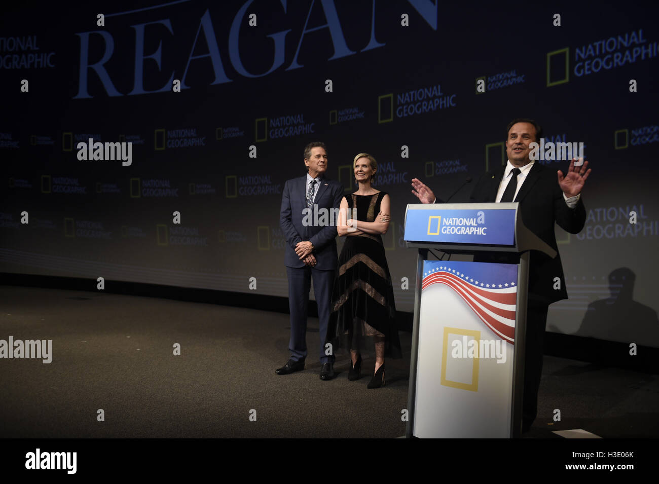 Washington, DC, USA. 6th Oct, 2016. Tim Matheson, Cynthia Nixon and Rod ...