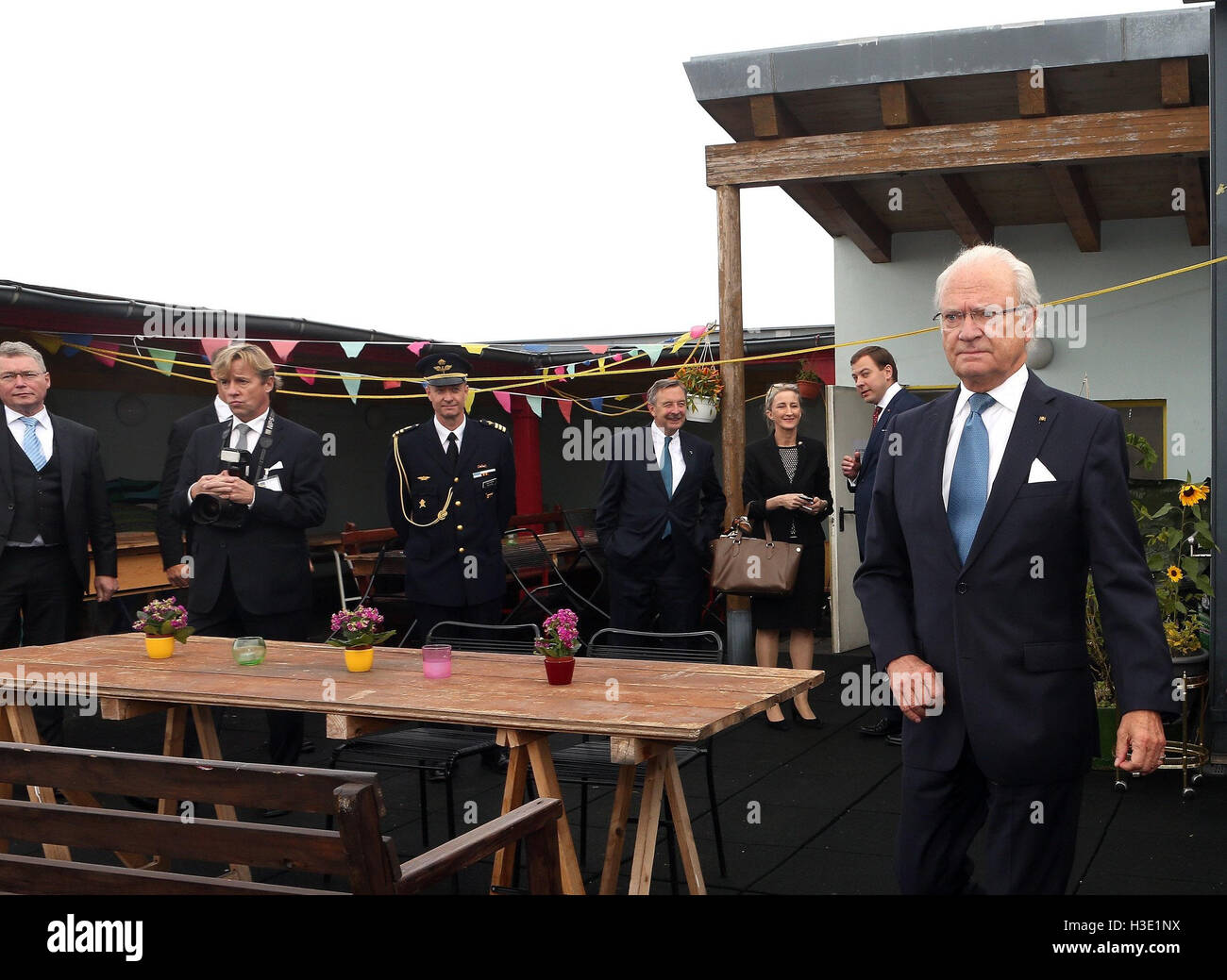 Berlin, Germany. 07th Oct, 2016. King Carl XVI Gustaf of Sweden visits ...