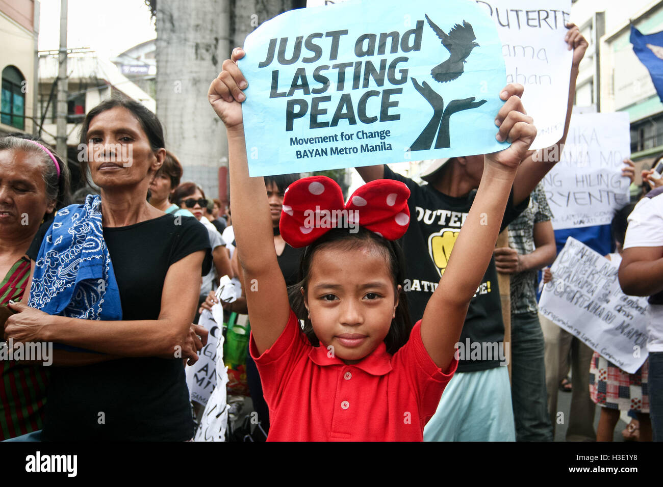 Manila, Philippines. 7th Oct, 2016. Activists from leftist group, Bayan ...