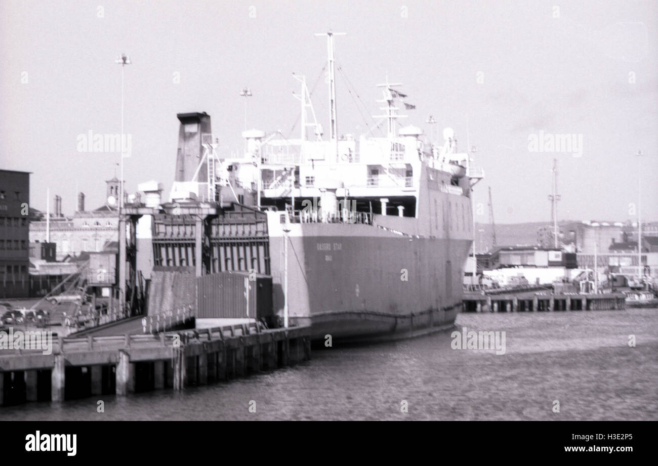 Belfast harbour black and white hi-res stock photography and images - Alamy