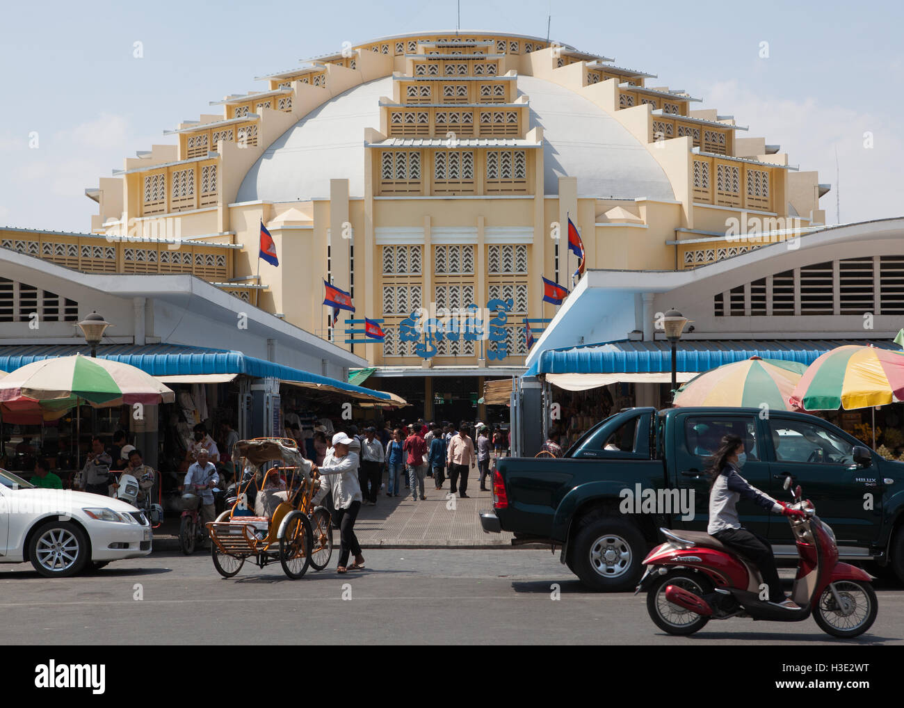 Cambodia phnom penh psar thmei central market asia hi-res stock ...