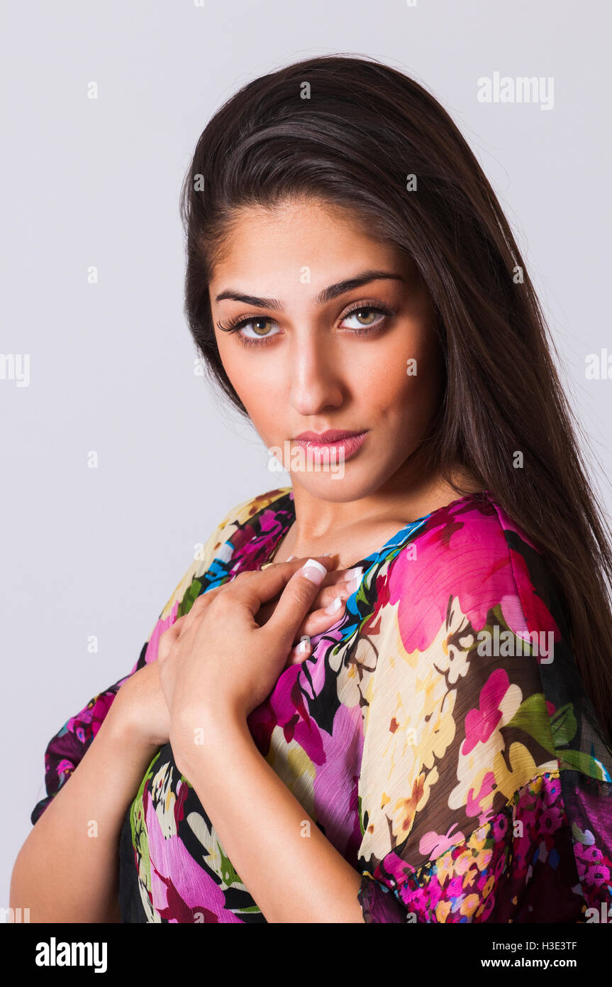 Beautiful indian asian young hi-res stock photography and images - Alamy