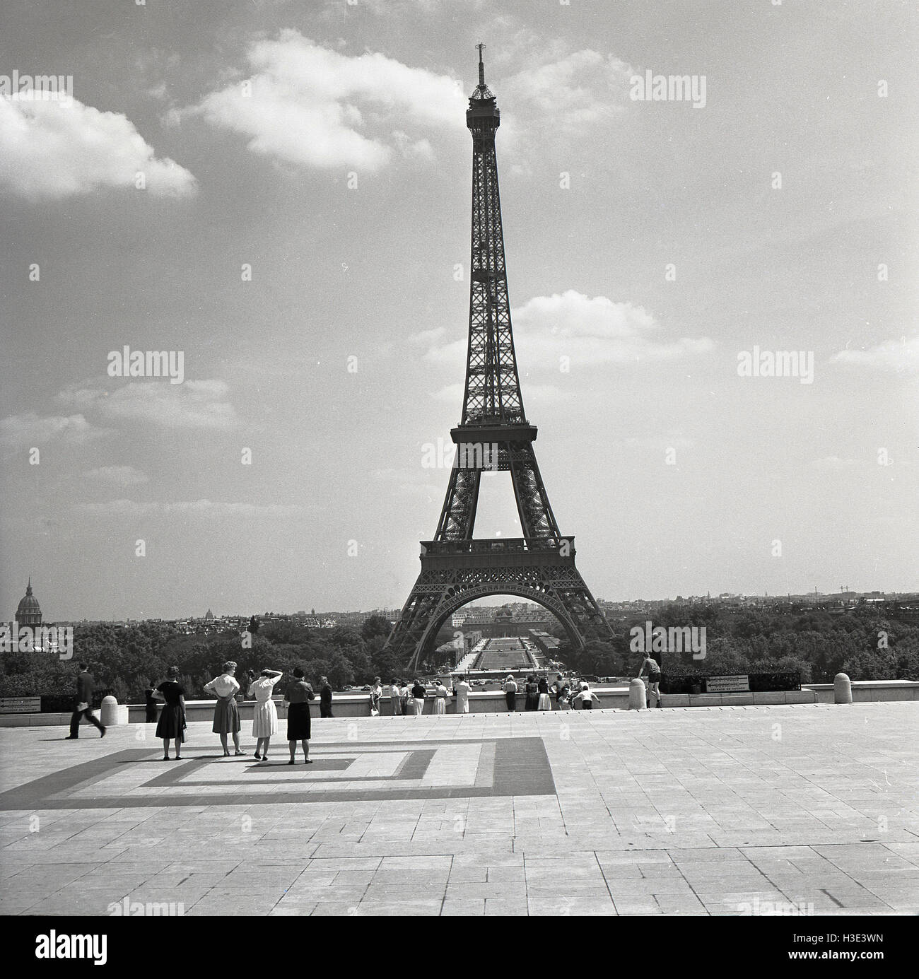 1950s, historical view of the Eiffel Tower, Paris, France Stock Photo ...
