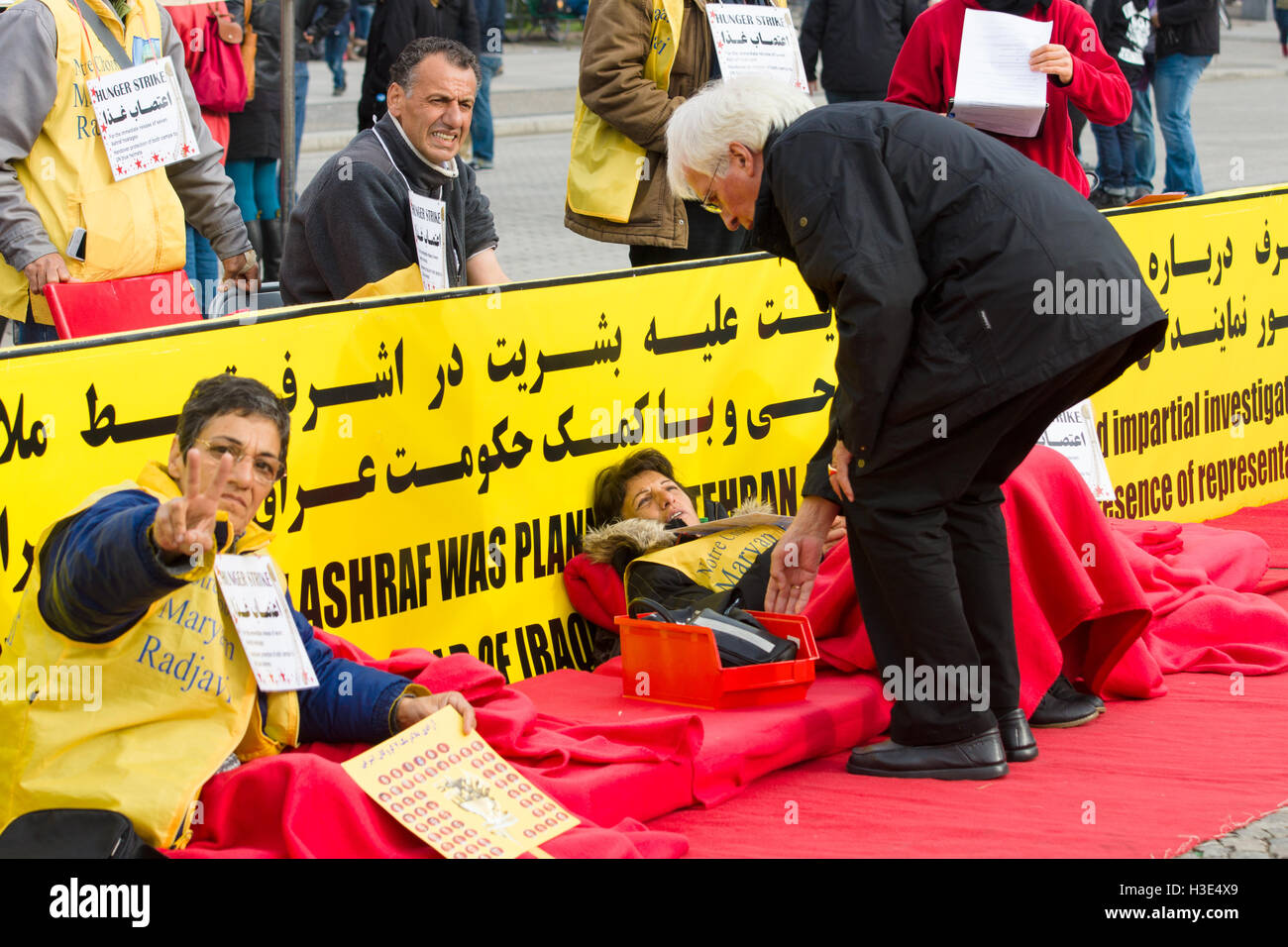 Camp ashraf in iraq hi-res stock photography and images - Alamy