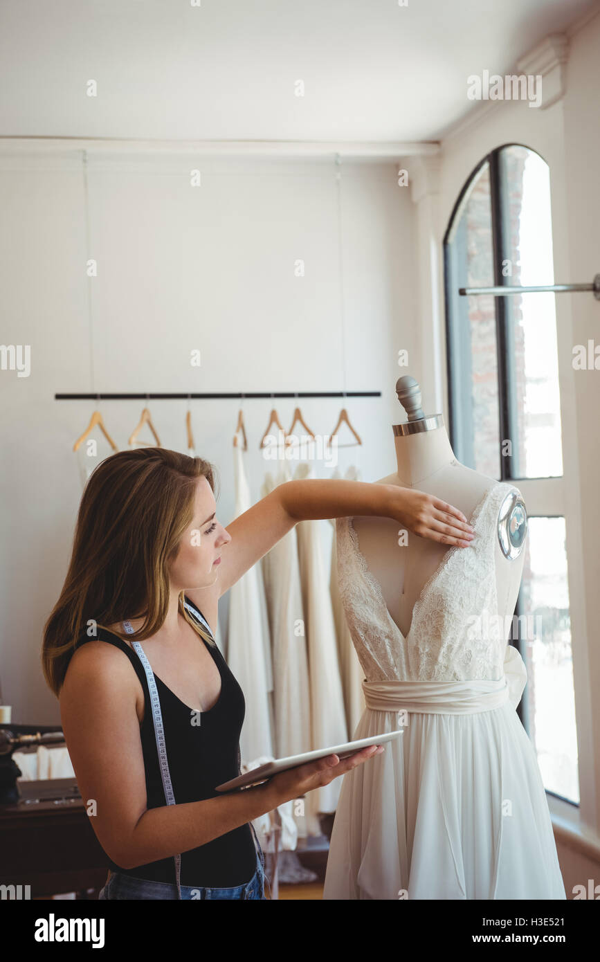 Dress designing computer hi-res stock photography and images - Alamy