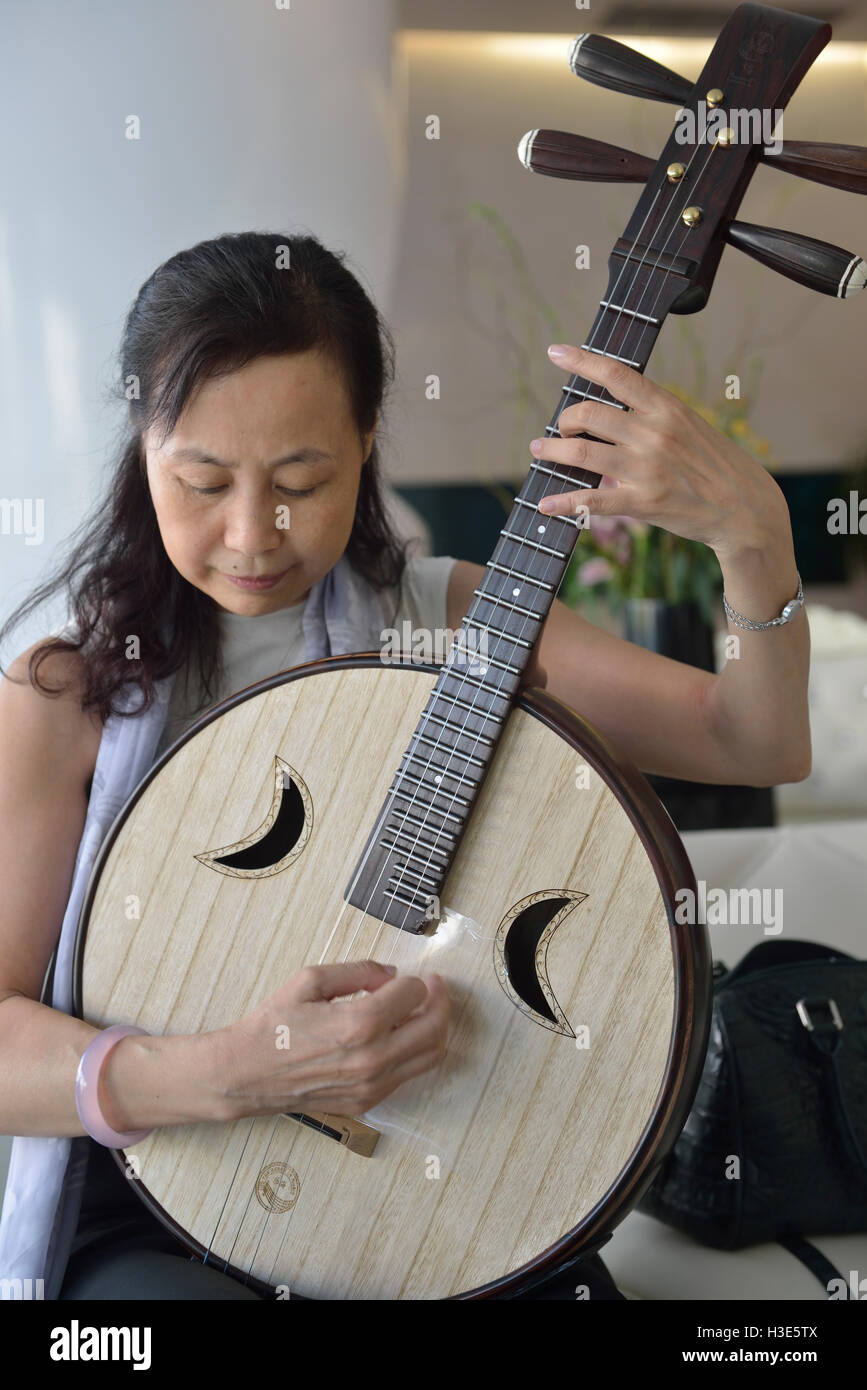 Xu Yang, Ruan performer, a professor of Central Conservatory of Music ...
