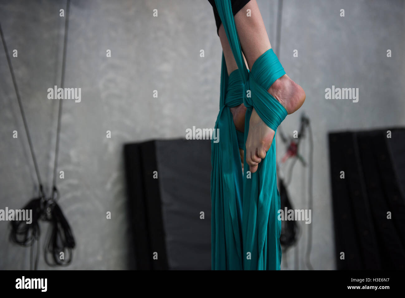 Rope acrobatics hi-res stock photography and images - Alamy