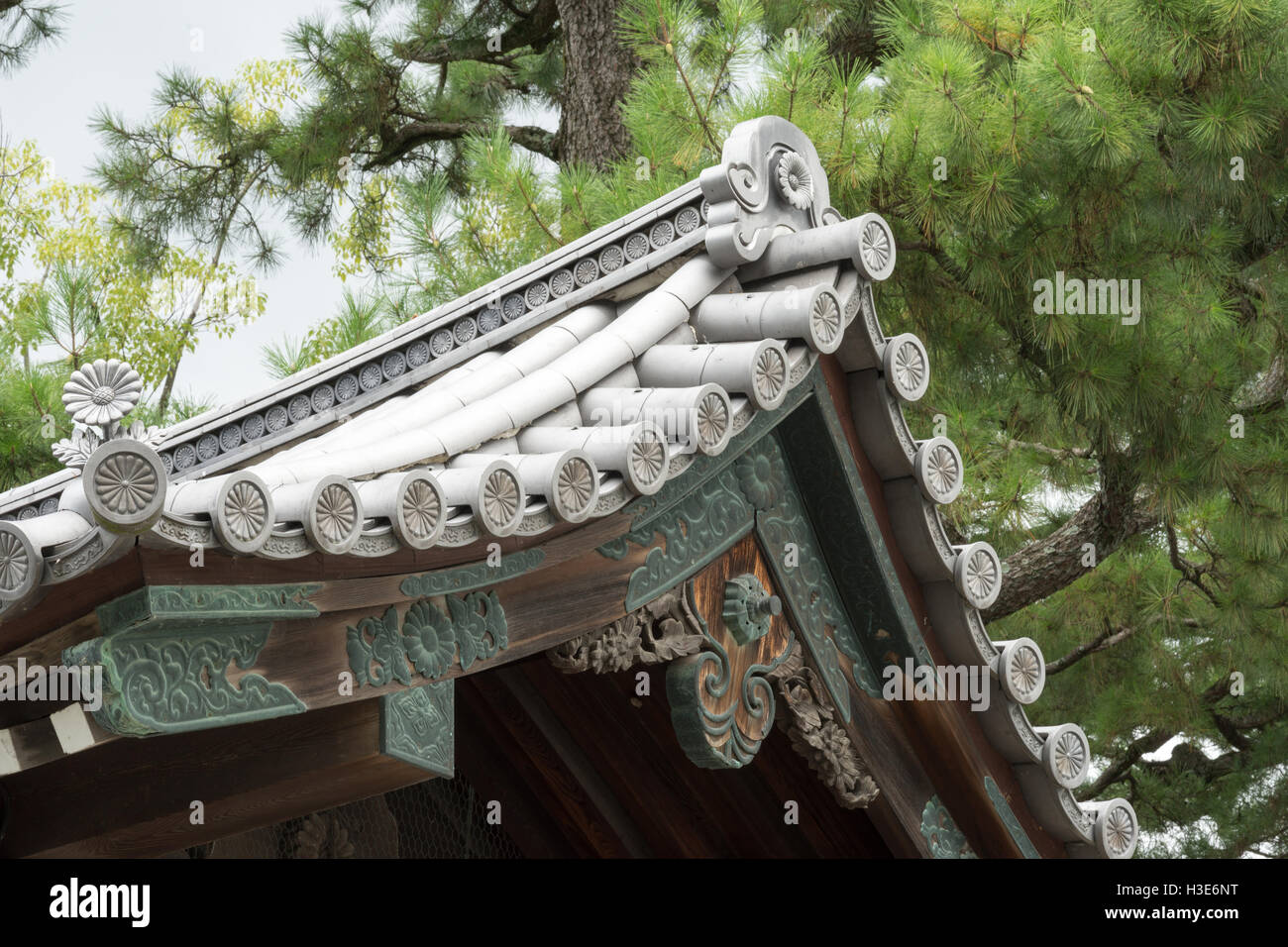 Imperial palace roof detail hi-res stock photography and images - Alamy