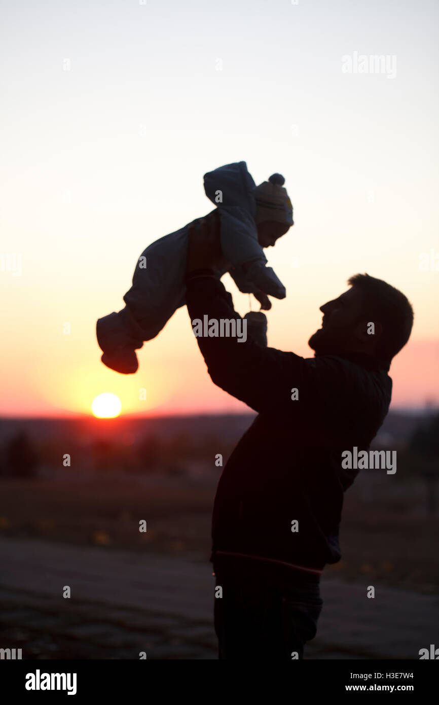 Father daughter silhouette hi-res stock photography and images - Alamy