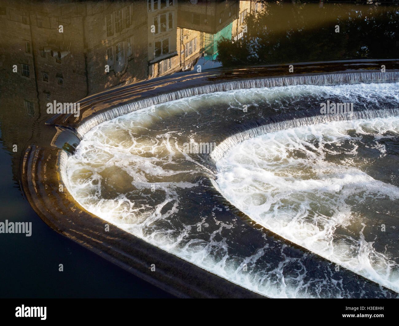 Pulteney weir in bath hi-res stock photography and images - Alamy