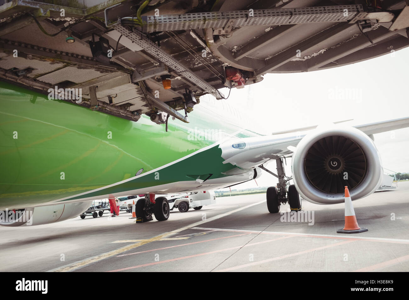 Airplane passenger loading hi-res stock photography and images - Alamy