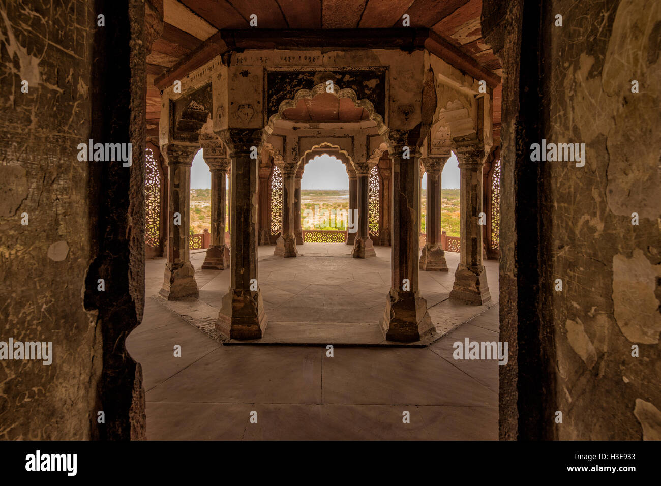 Agra fort interior hi-res stock photography and images - Alamy