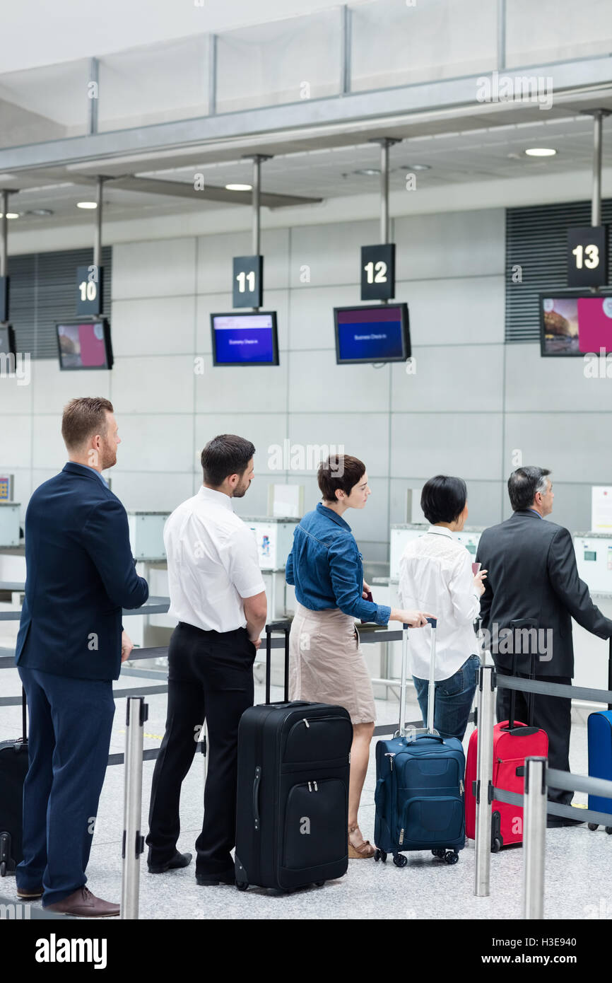 Airport queue luggage hi-res stock photography and images - Alamy