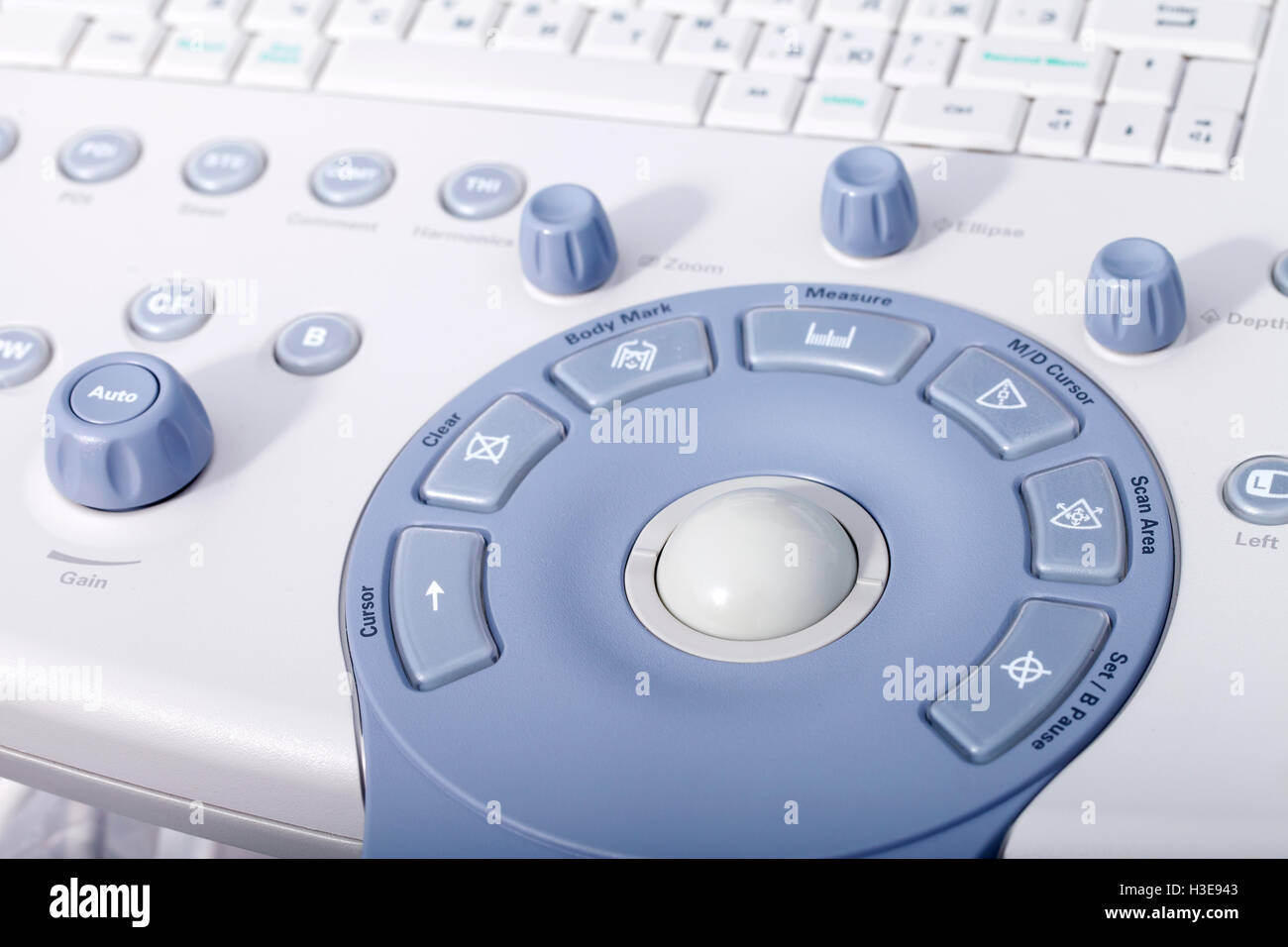 Ultrasound machine monitor examination heart hi-res stock photography ...