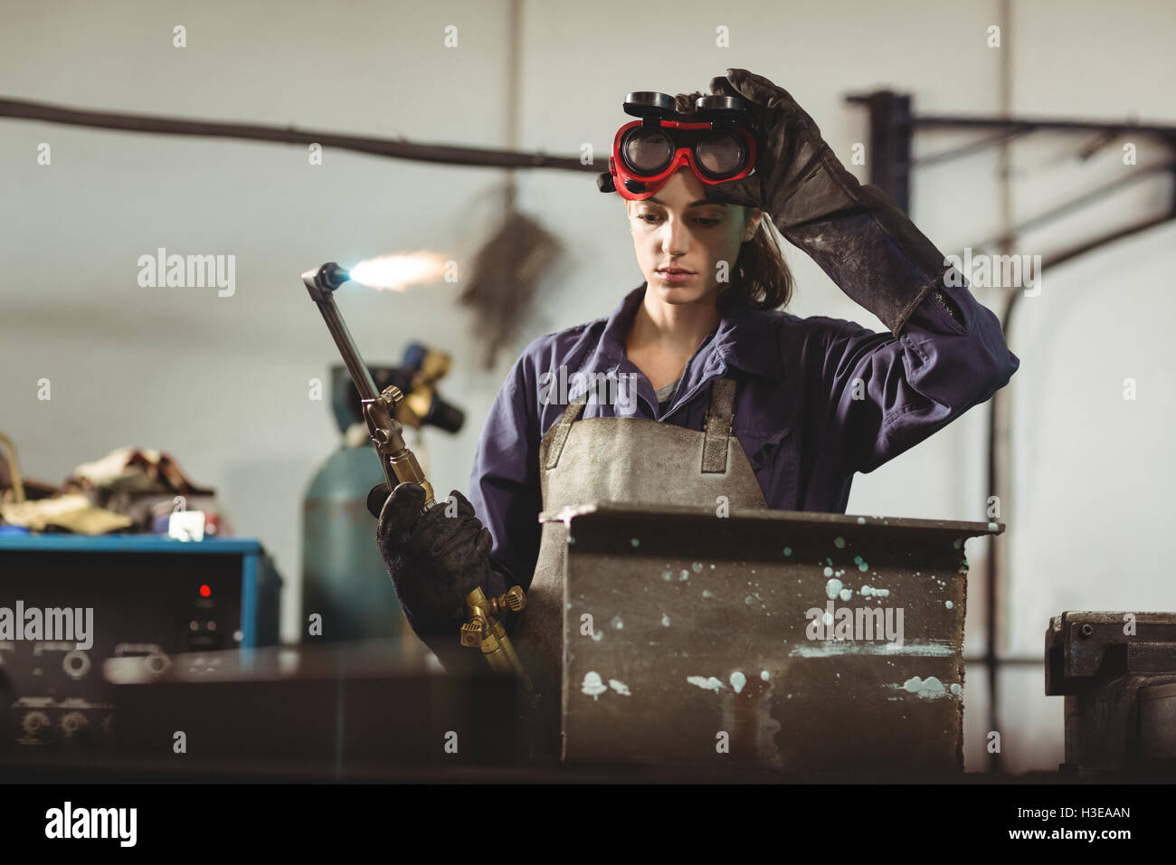 Female welder hi-res stock photography and images - Alamy
