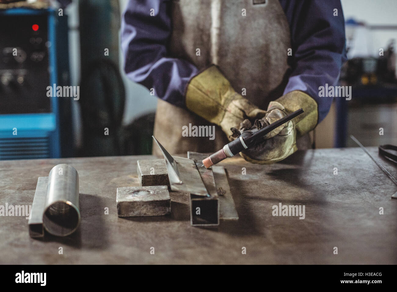 Mid piece hi-res stock photography and images - Alamy