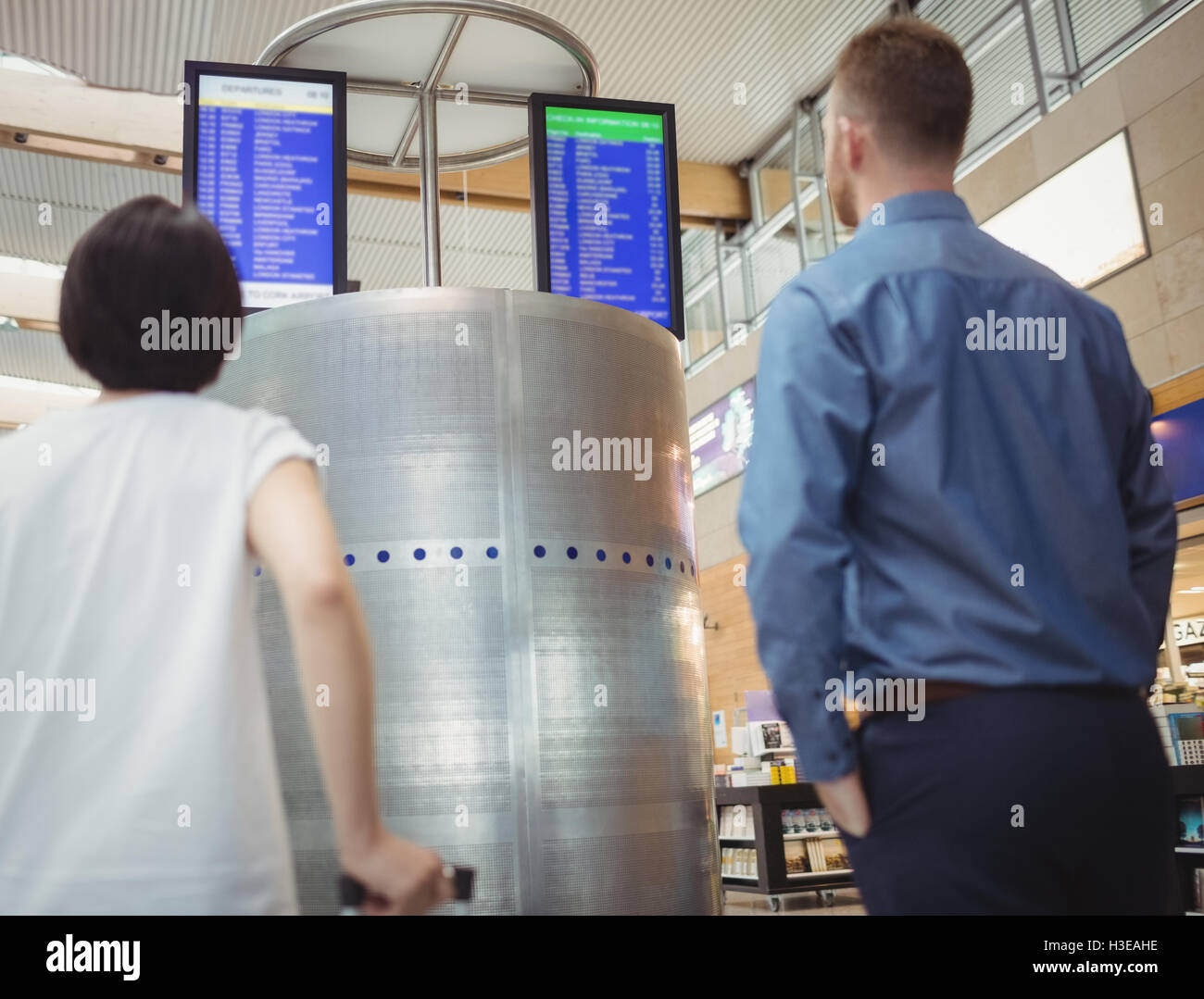 Boarding screen hi-res stock photography and images - Alamy
