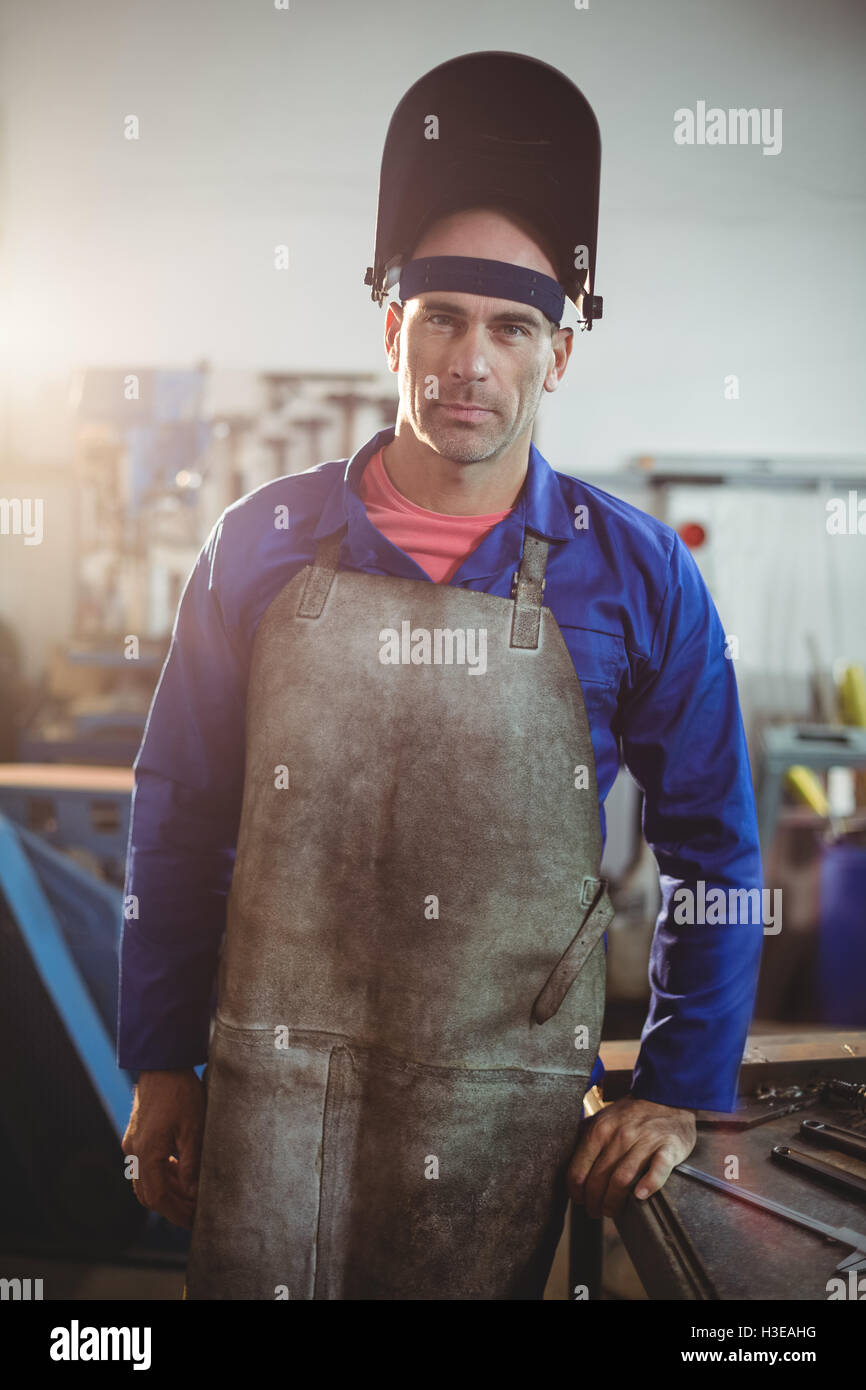 Standing welder hi-res stock photography and images - Alamy