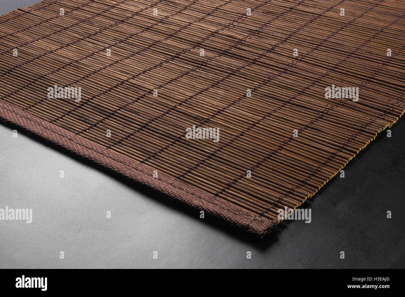 brown bamboo Mat - stand food, close-up, macro Stock Photo - Alamy
