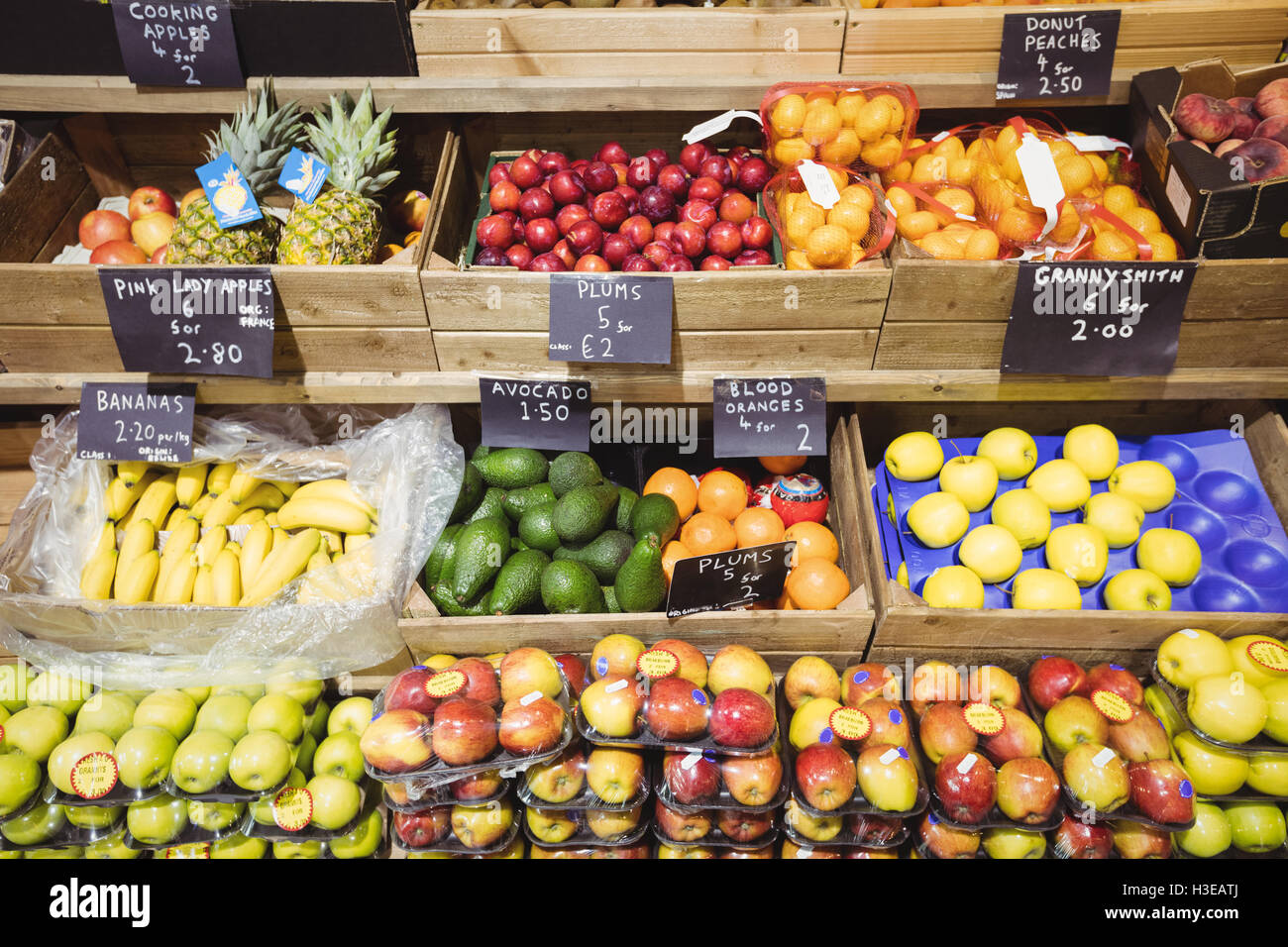 Fruits box hi-res stock photography and images - Alamy