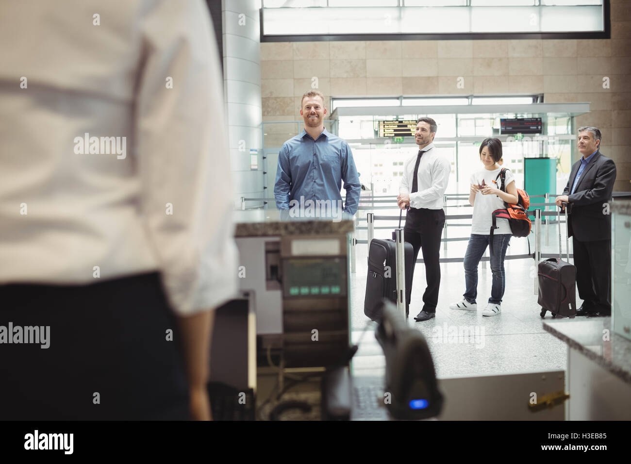 Airport counter computer hi-res stock photography and images - Alamy