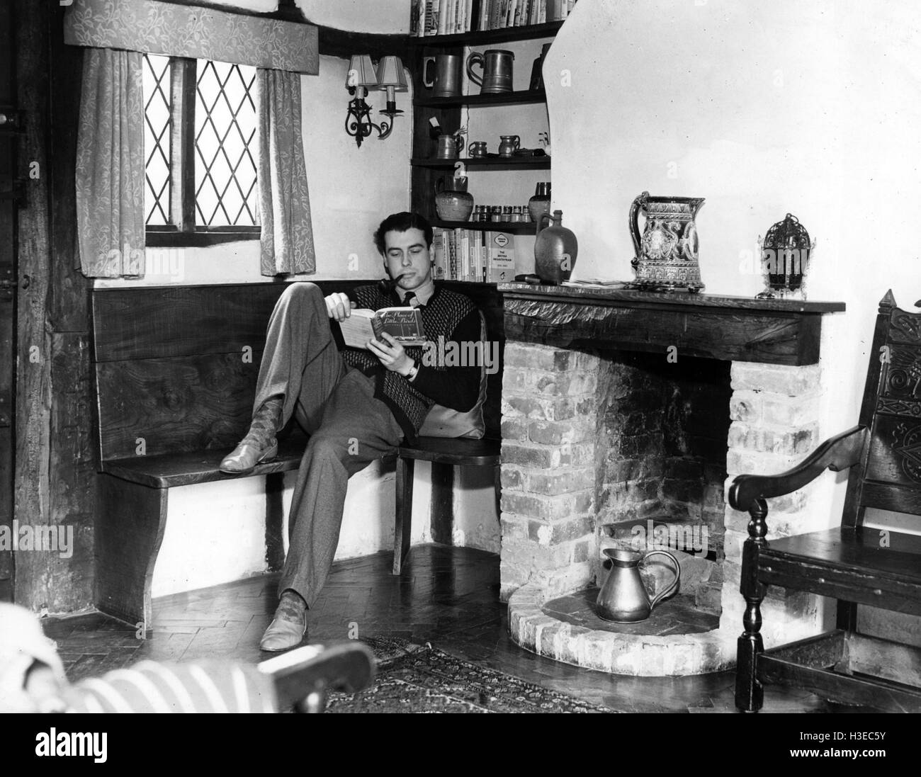 Richard greene hi-res stock photography and images - Alamy