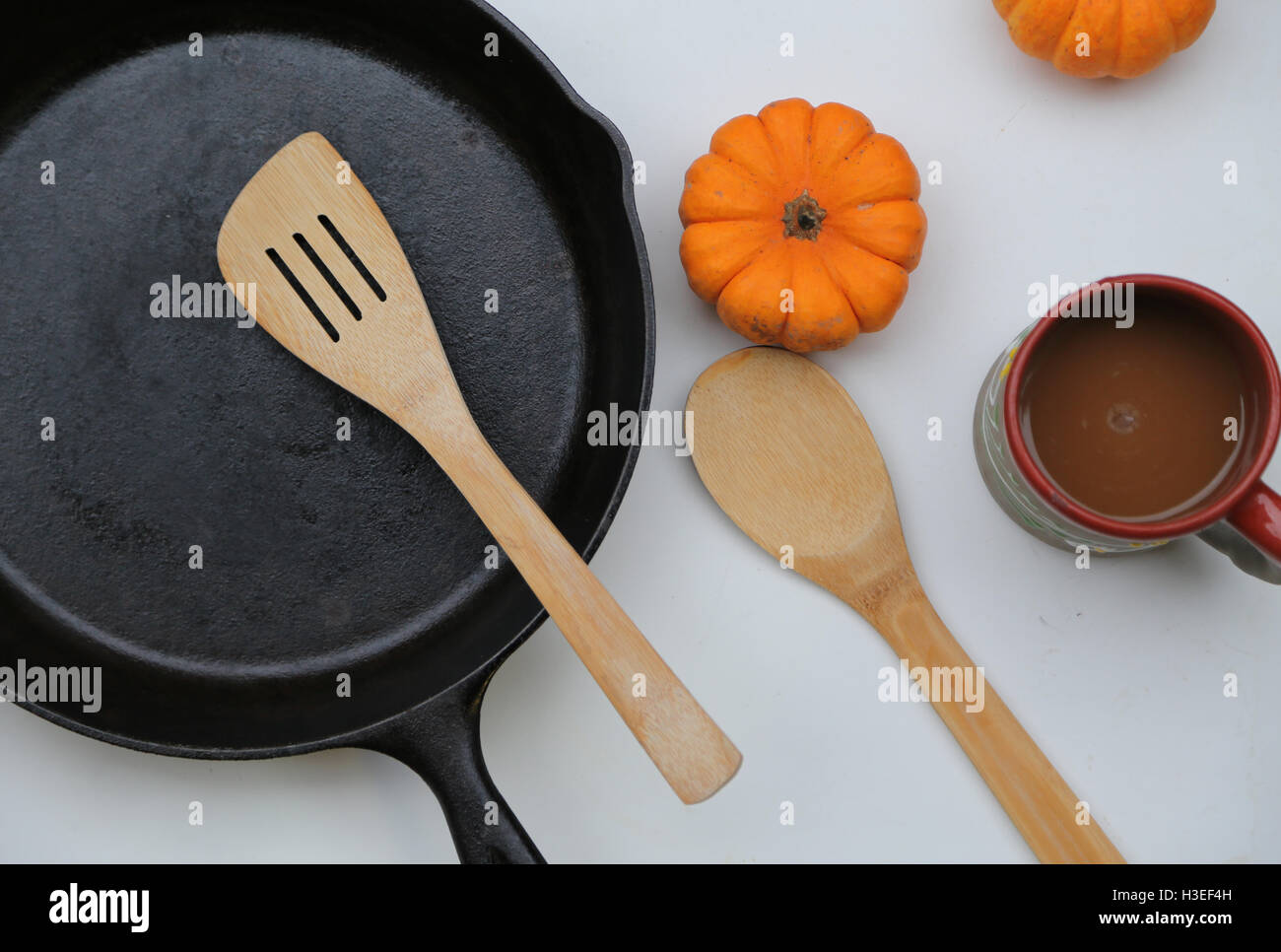 Spoon and pan hi-res stock photography and images - Alamy