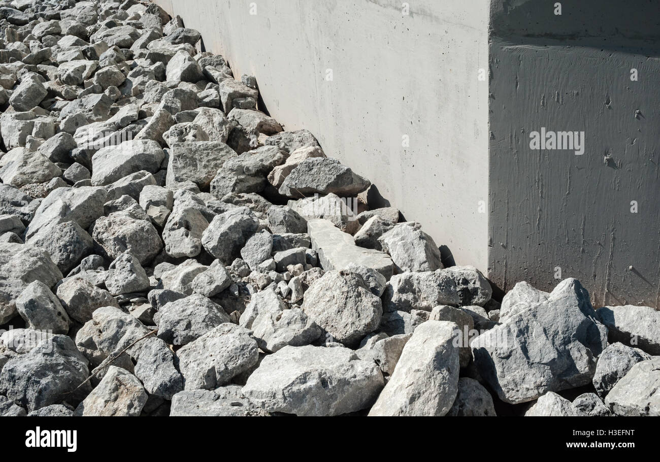 Concrete Rubble Stock Photos & Concrete Rubble Stock Images - Alamy