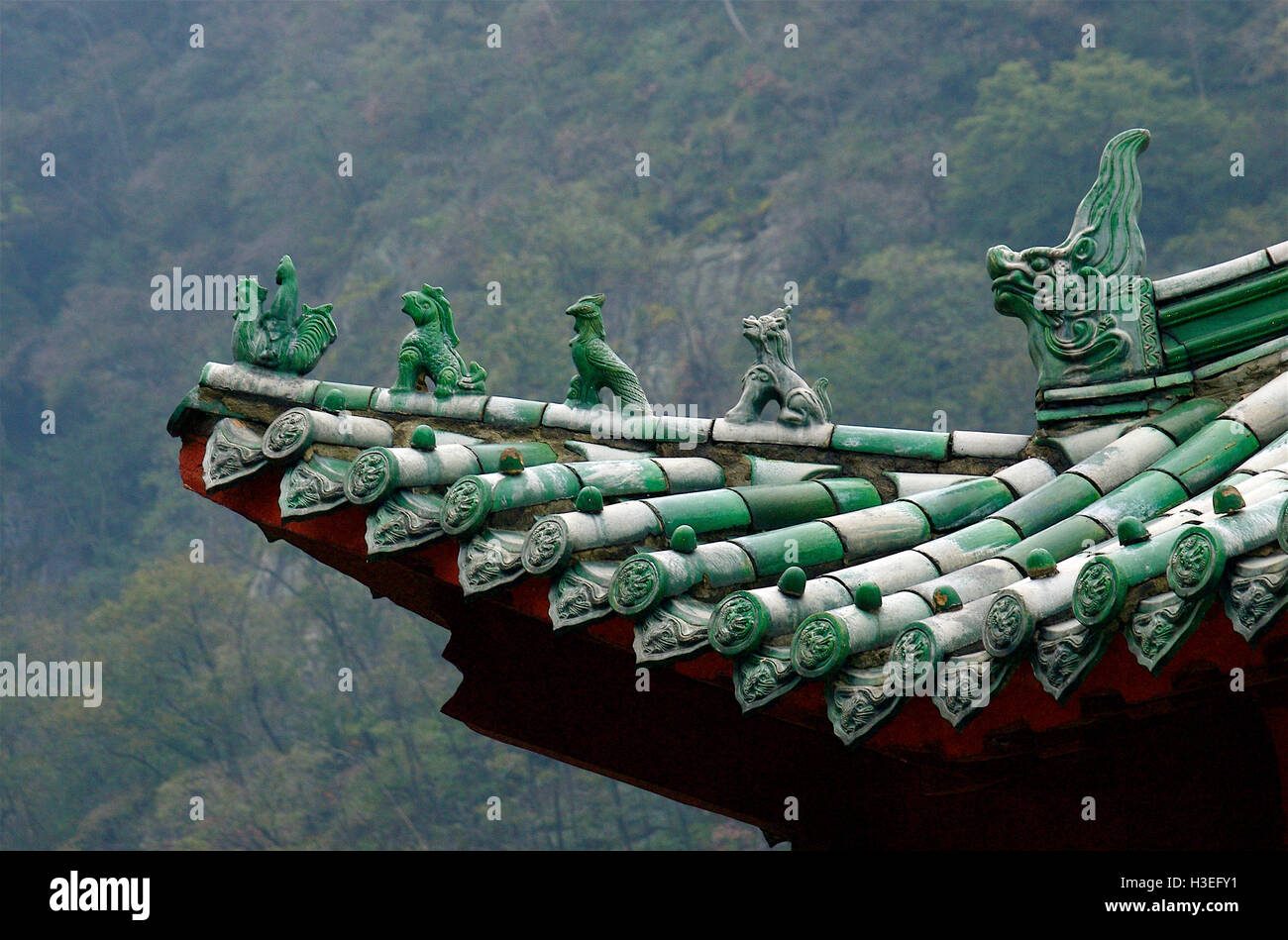 Wudang temple hi-res stock photography and images - Alamy