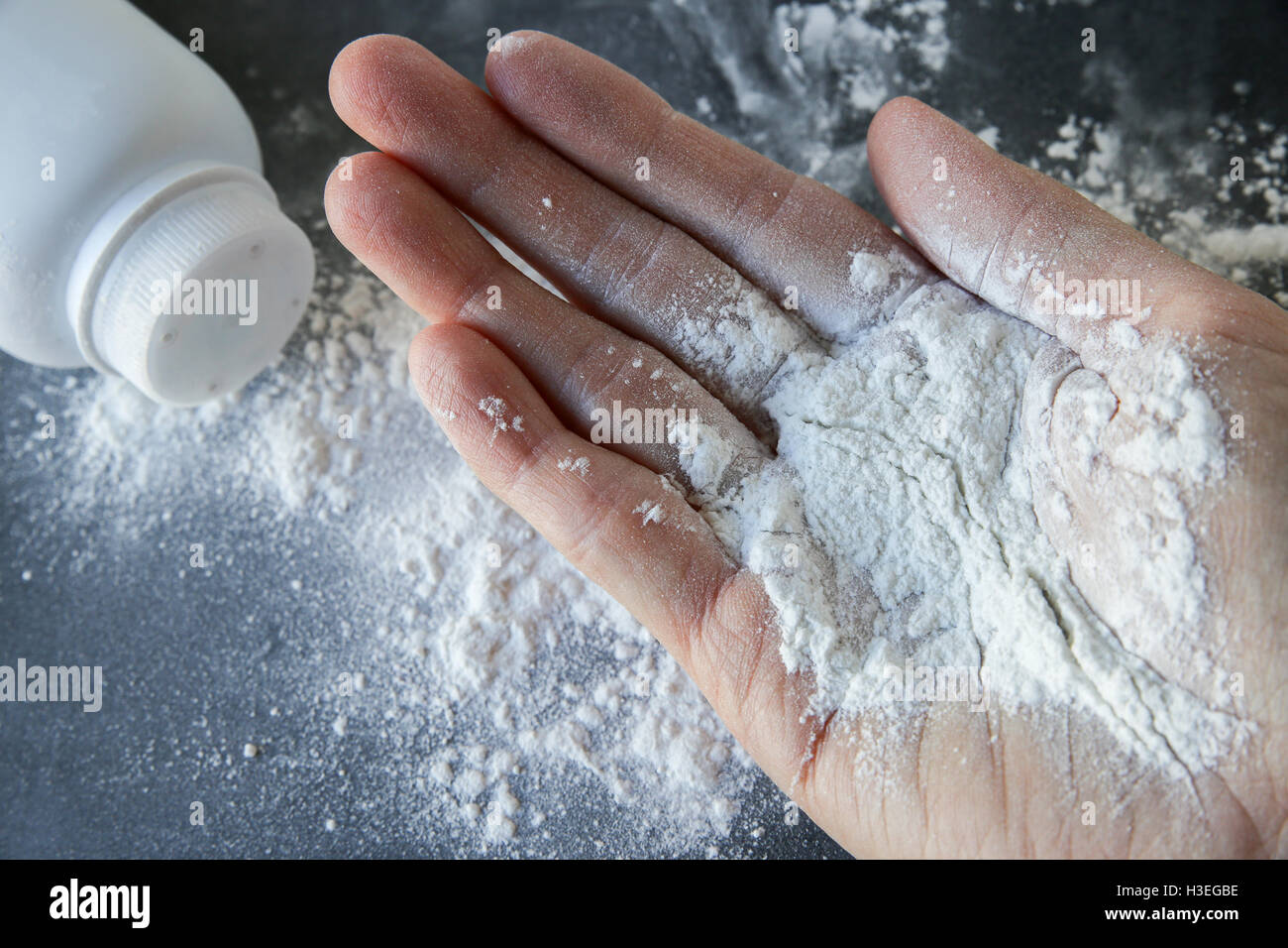Talcum powder hi-res stock photography and images - Alamy