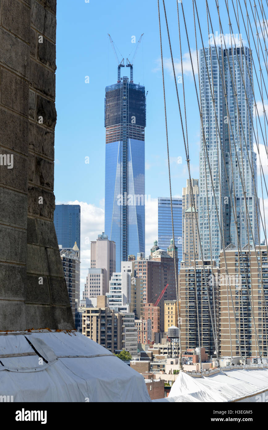Cable road brooklyn bridge hi-res stock photography and images - Alamy