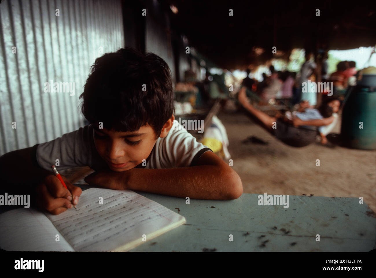 Displaced family hi-res stock photography and images - Alamy