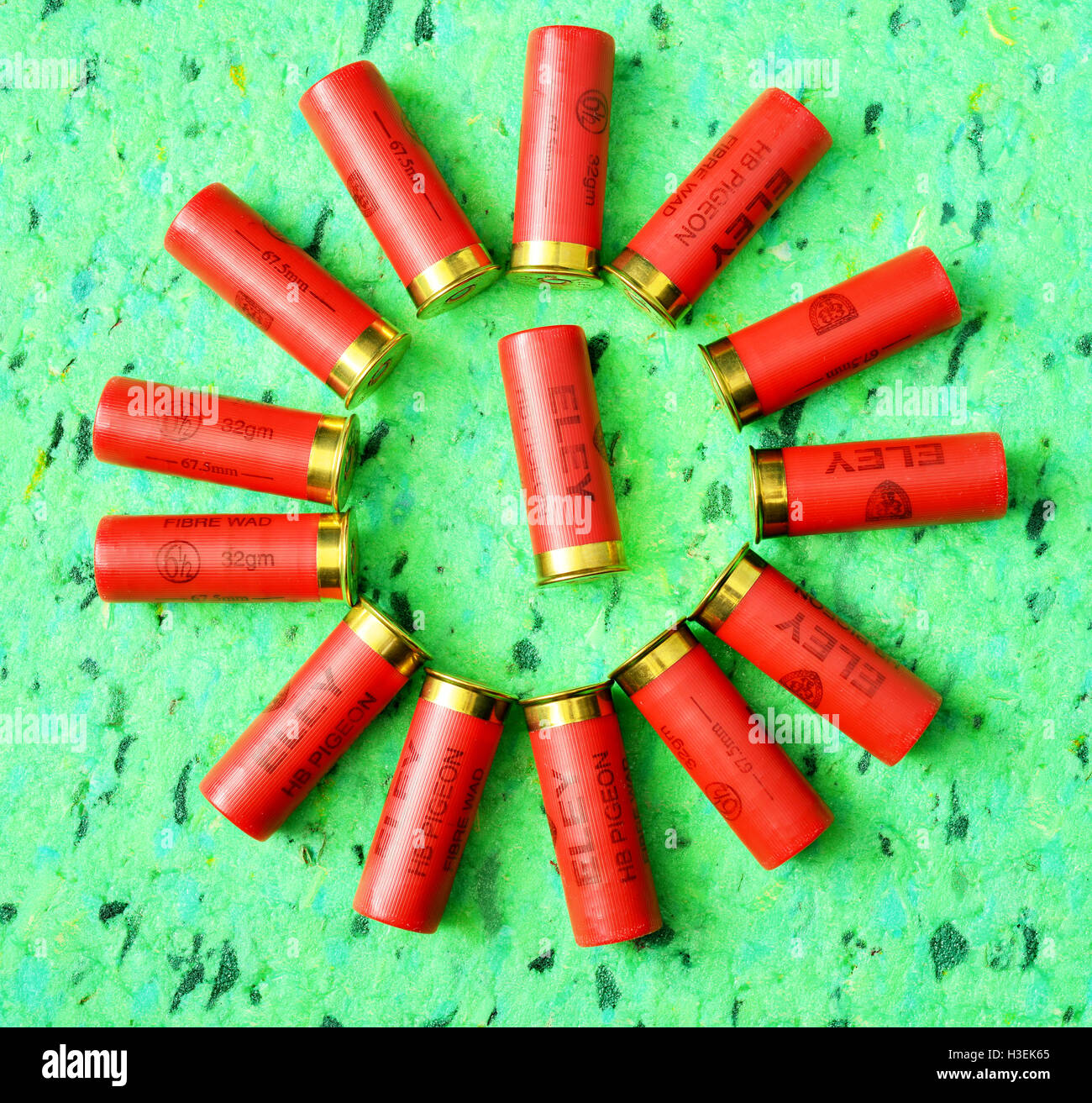 12 bore shotgun hi-res stock photography and images - Alamy