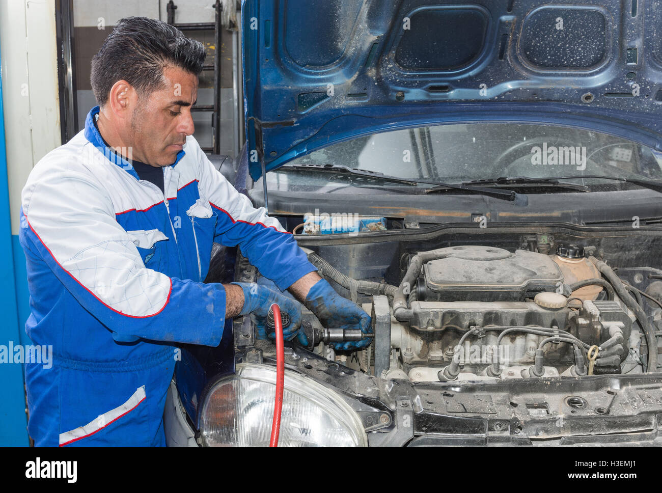 Mechanical fixing hi-res stock photography and images - Alamy