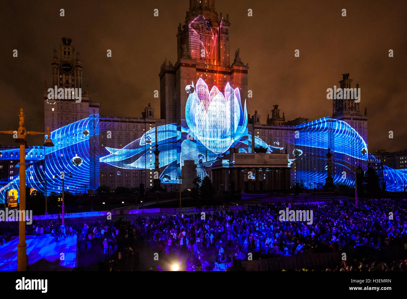 Moscow International Festival Circle of light. 3D mapping show on ...