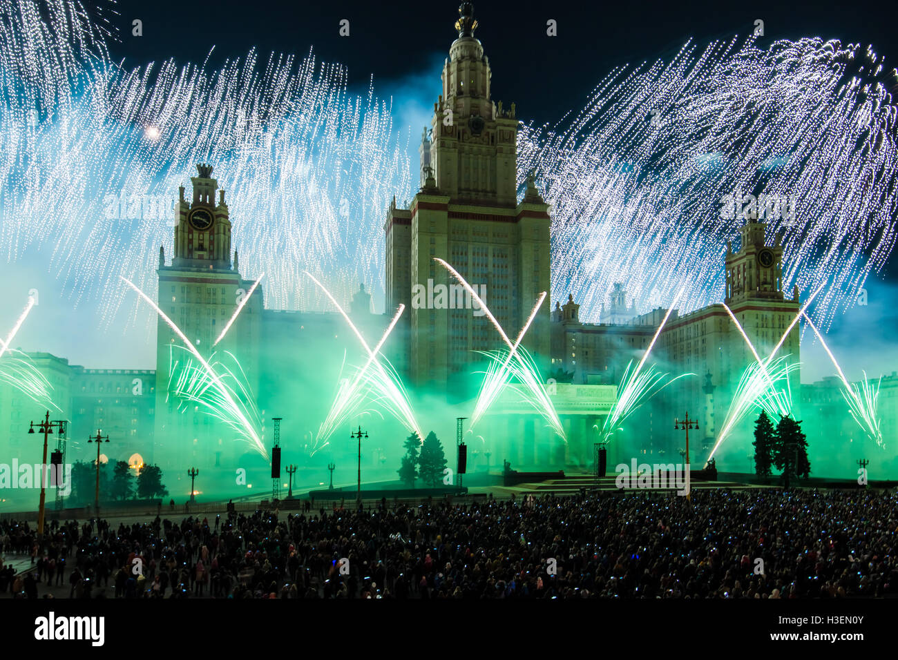 Moscow International Festival Circle of light. Pyrotechnic fireworks ...
