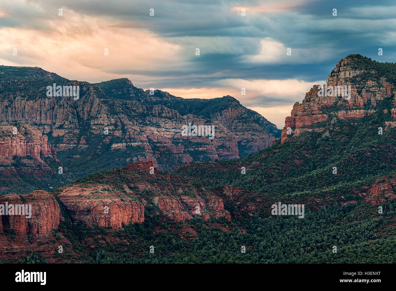 Sedona mountains hi-res stock photography and images - Alamy