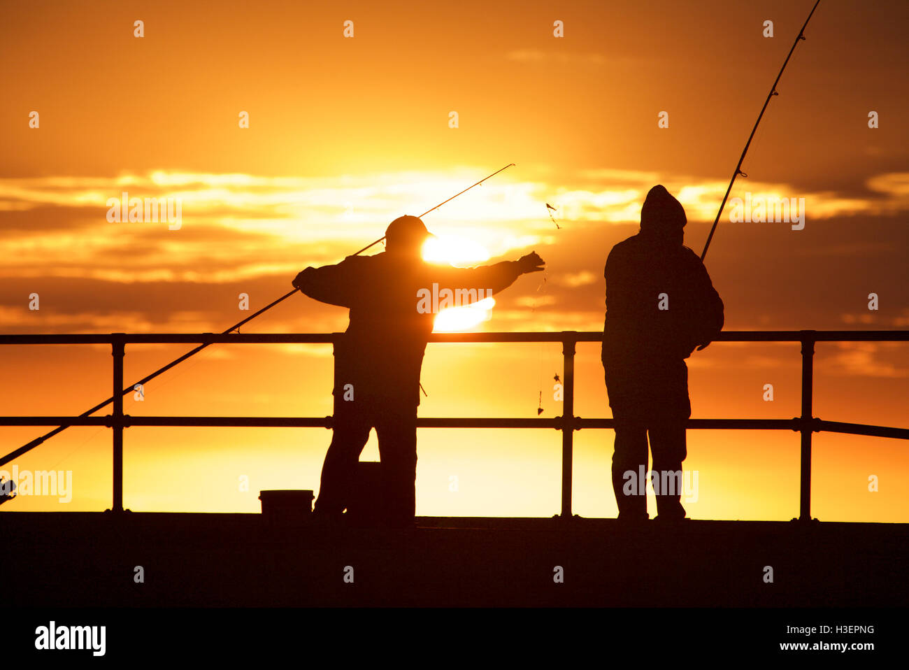 Fishing men at Mordialloc Beach, Port Phillip Bay, Melbourne, Australia ...