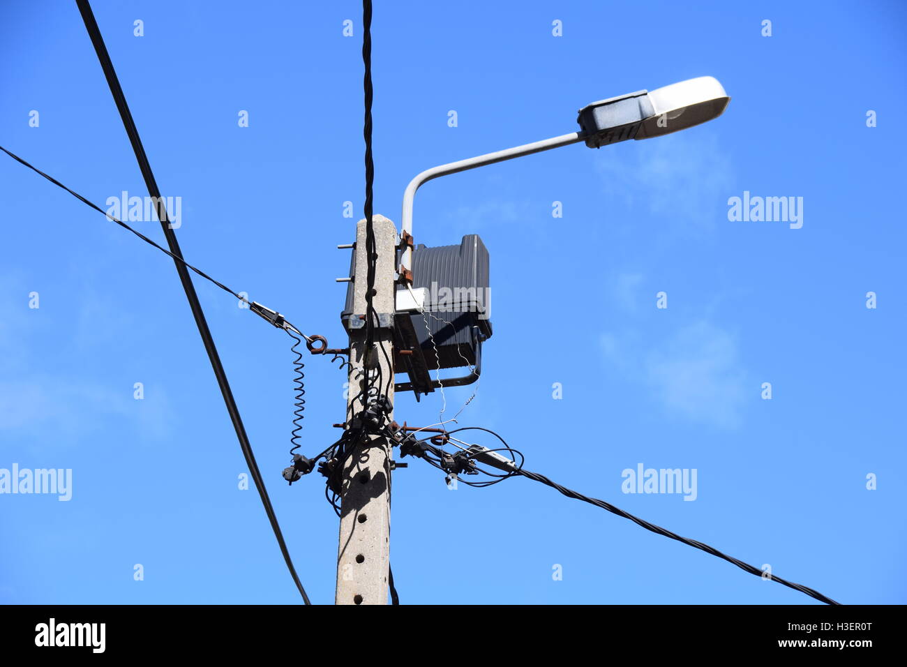Street Light Cables High Resolution Stock Photography and Images - Alamy