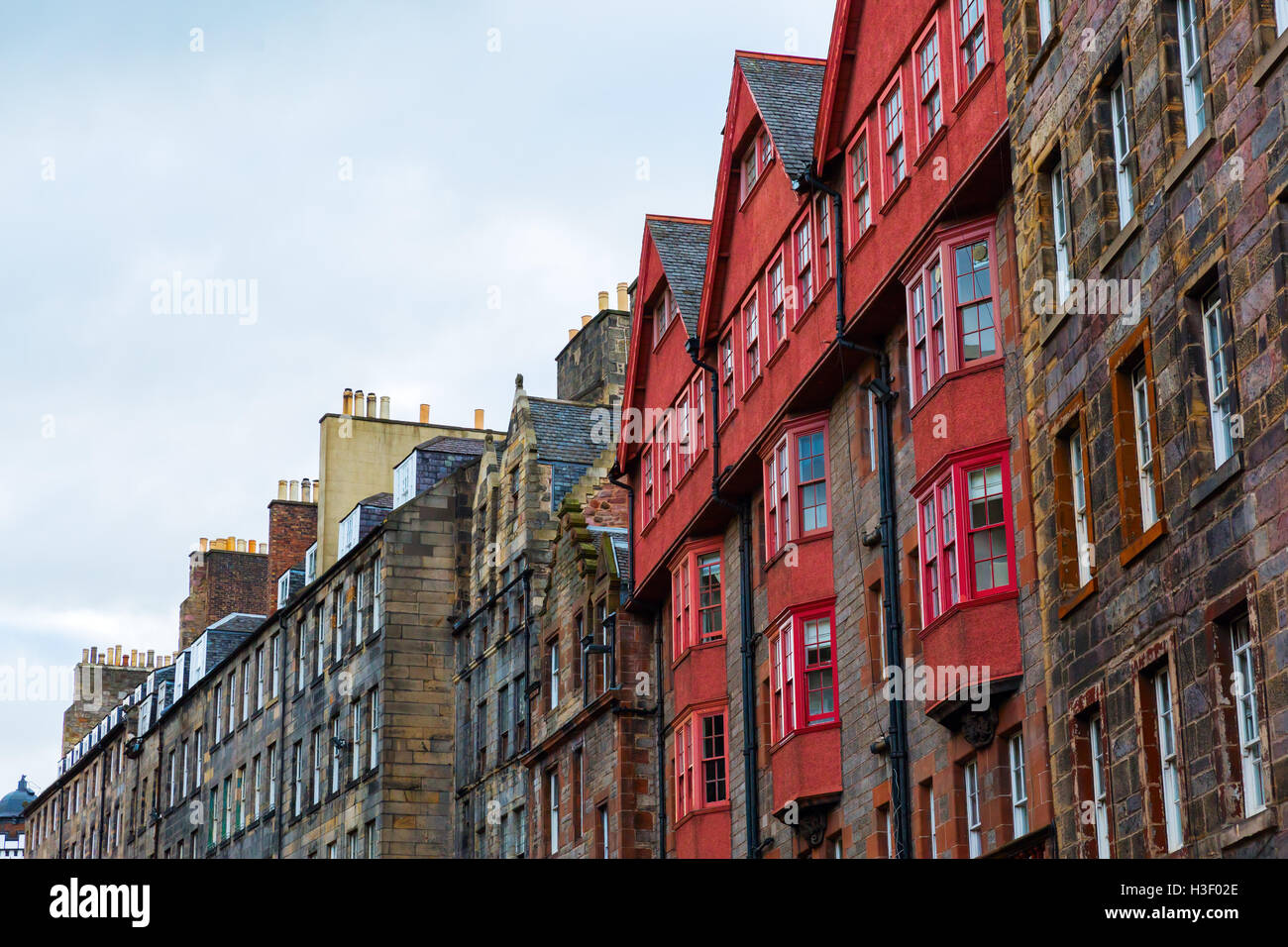 historic row houses in the old town of Edinburgh, Scotland Stock Photo ...