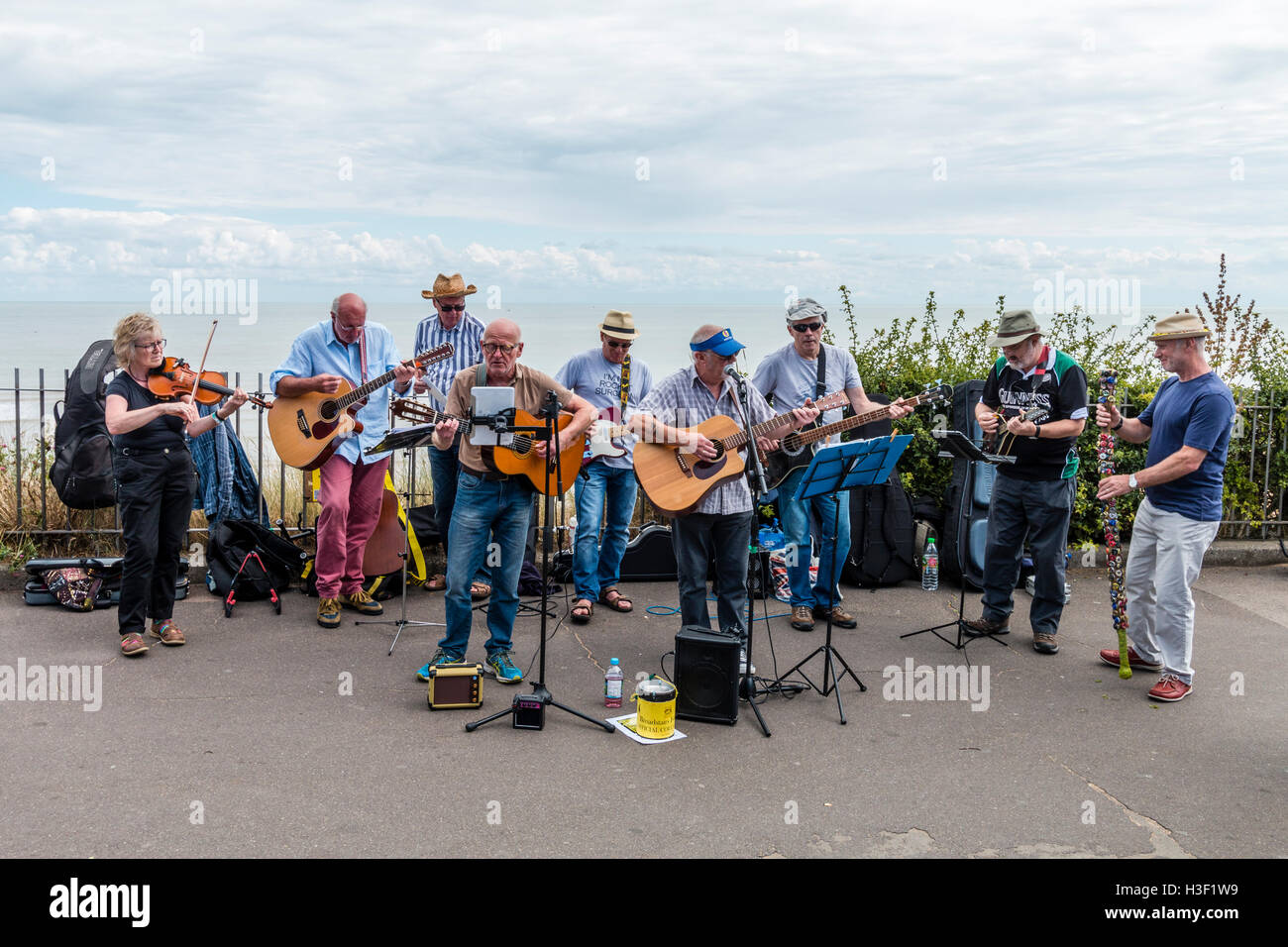 Male folk band hi-res stock photography and images - Alamy