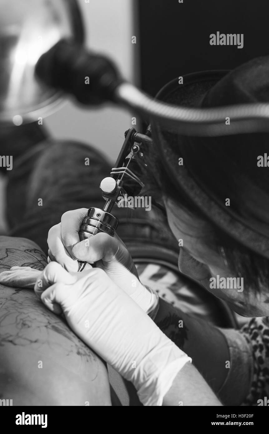 Male artist drawing professional Black and White Stock Photos & Images ...