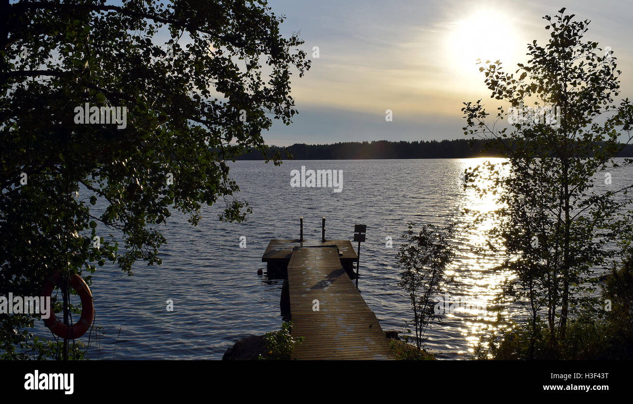 Lake pier beach hi-res stock photography and images - Alamy
