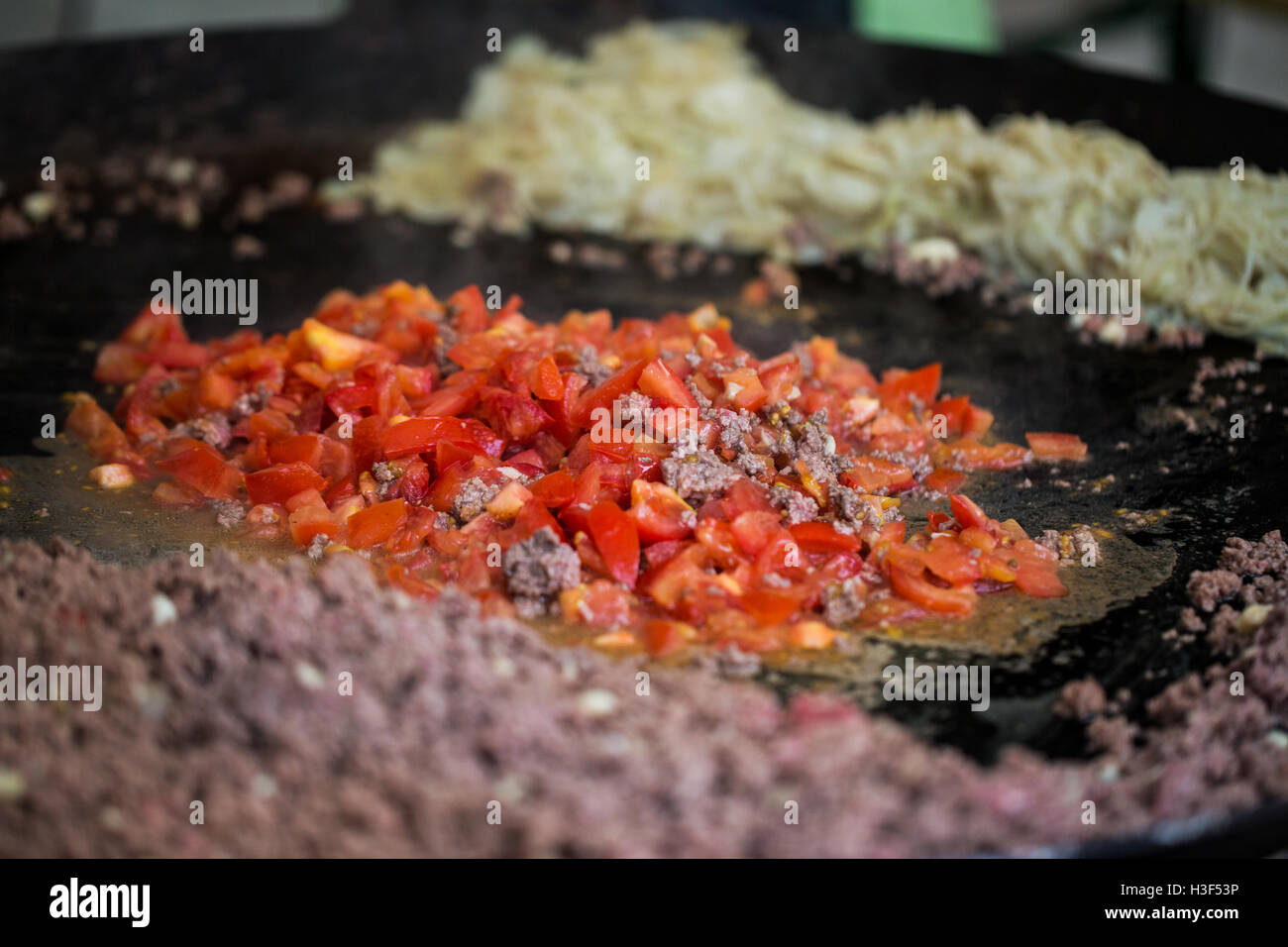 Big wok hi-res stock photography and images - Alamy