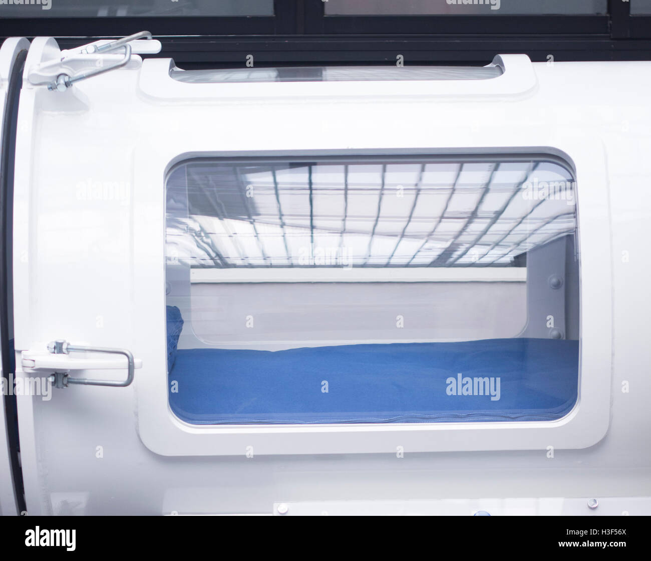HBOT hyperbaric oxygen therapy chamber tank in hopsital medical center ...